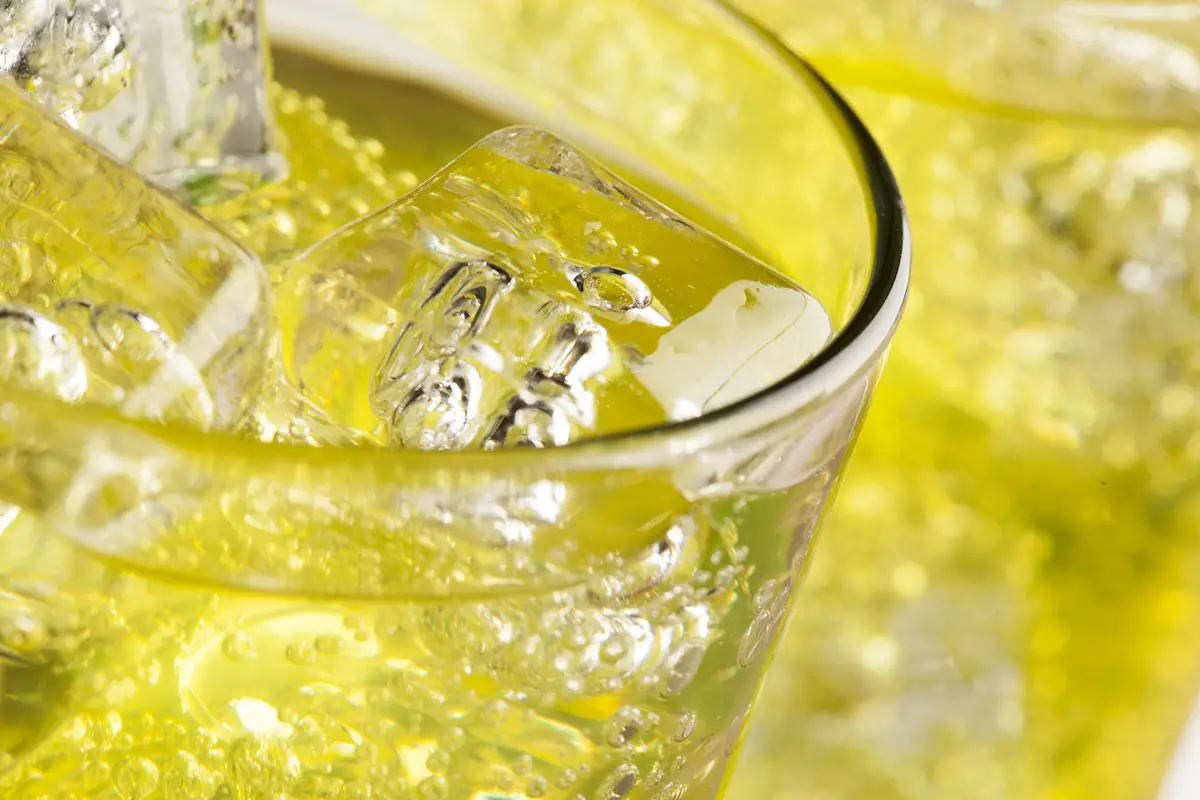 The Best Brands Of Sparkling Water That Taste Like Soda - Sipping Liquids